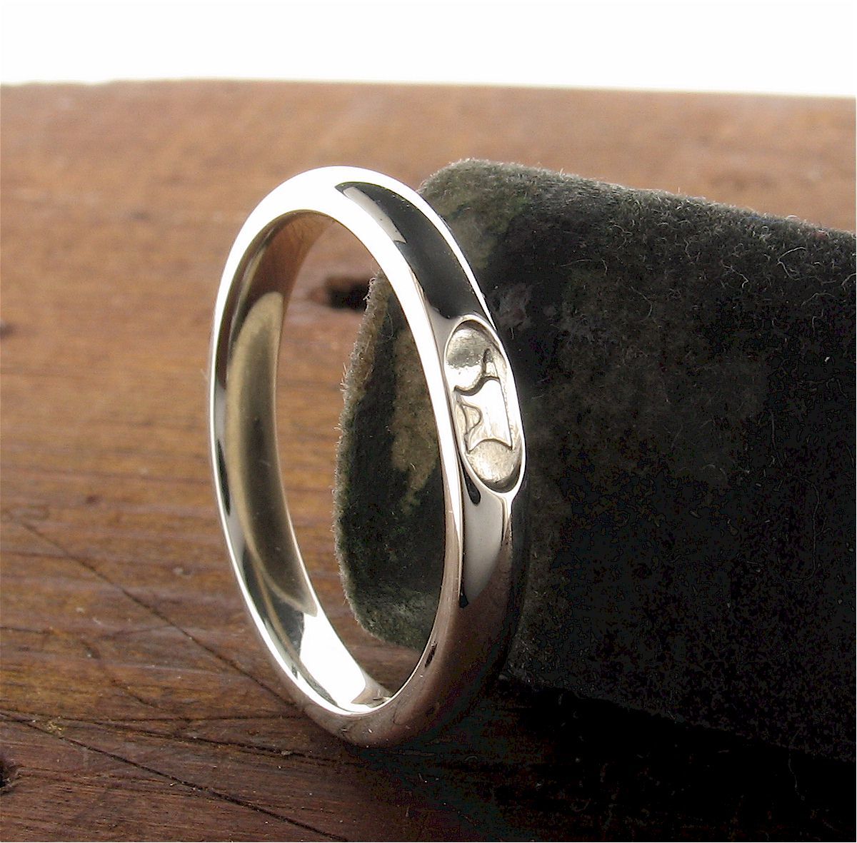 Gretna Green Anvil white gold wedding rings | Handmade Scottish bands ...